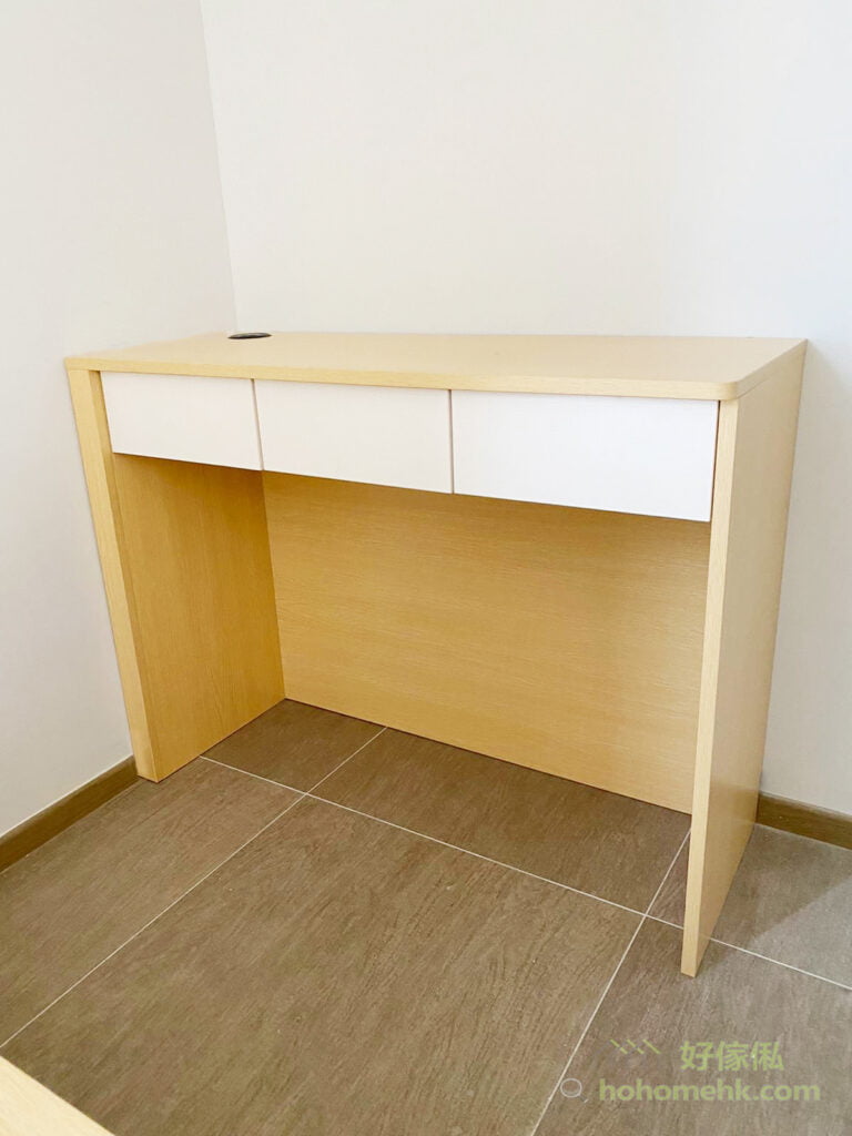 [Simple and neat] Small square desk with storage wall cabinet — 好傢俬 ...