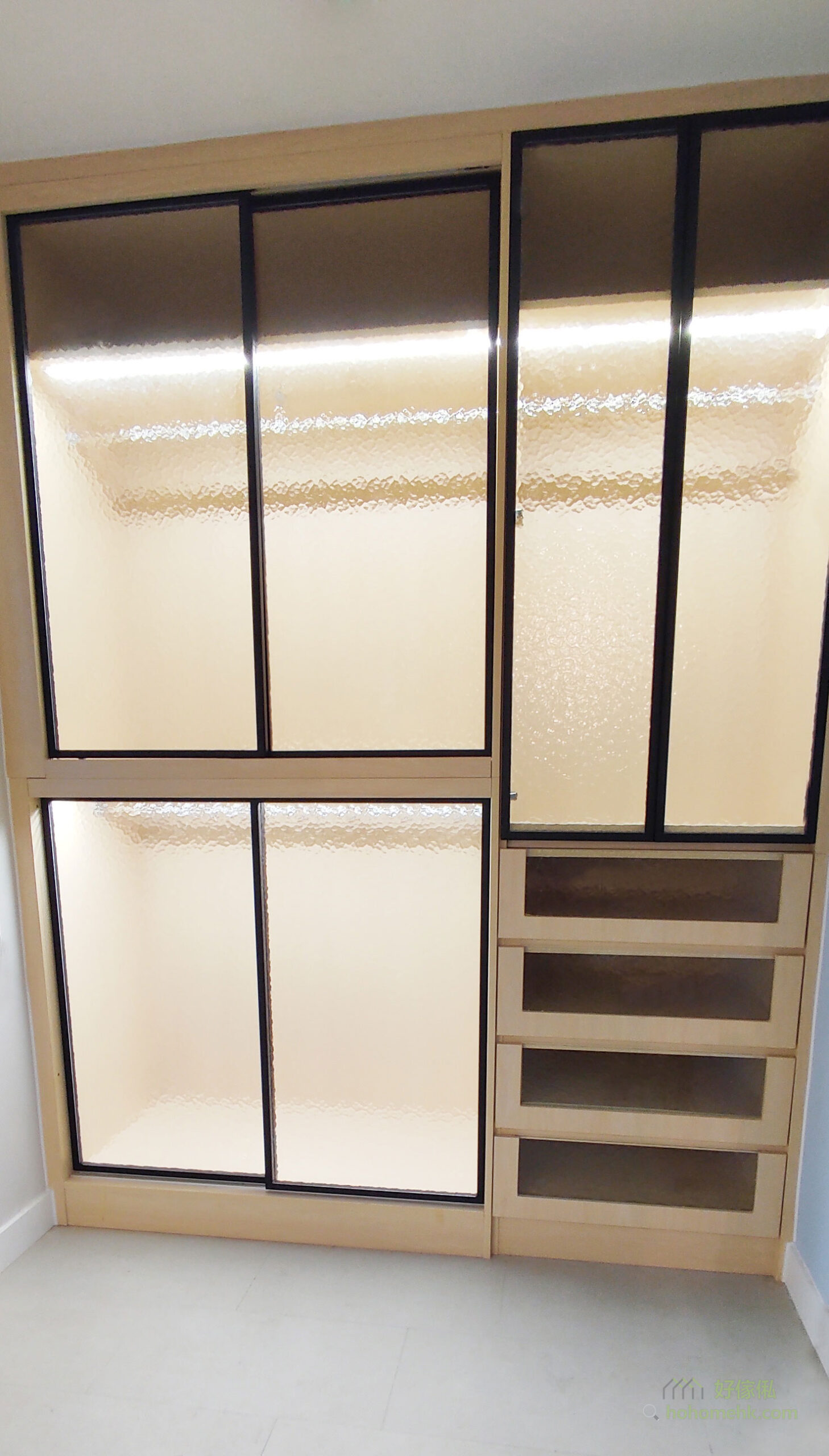 What is water-textured glass? You know the unique beauty of water ...